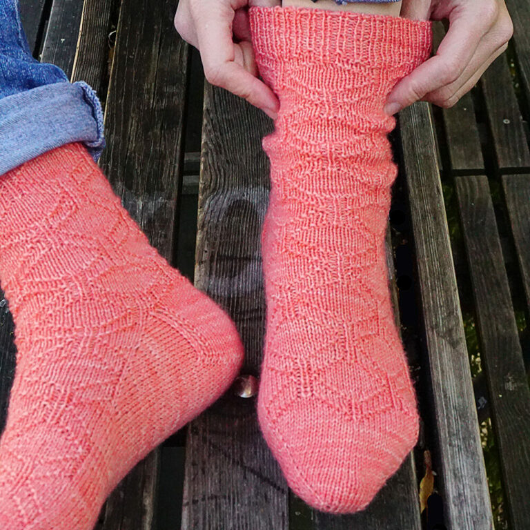 Jeny's surprisingly stretchy bind-off: how to bind off very stretchy ...